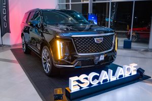 Nueva Cadillac Escalade lleva el lujo al extremo con parrilla iluminada ...