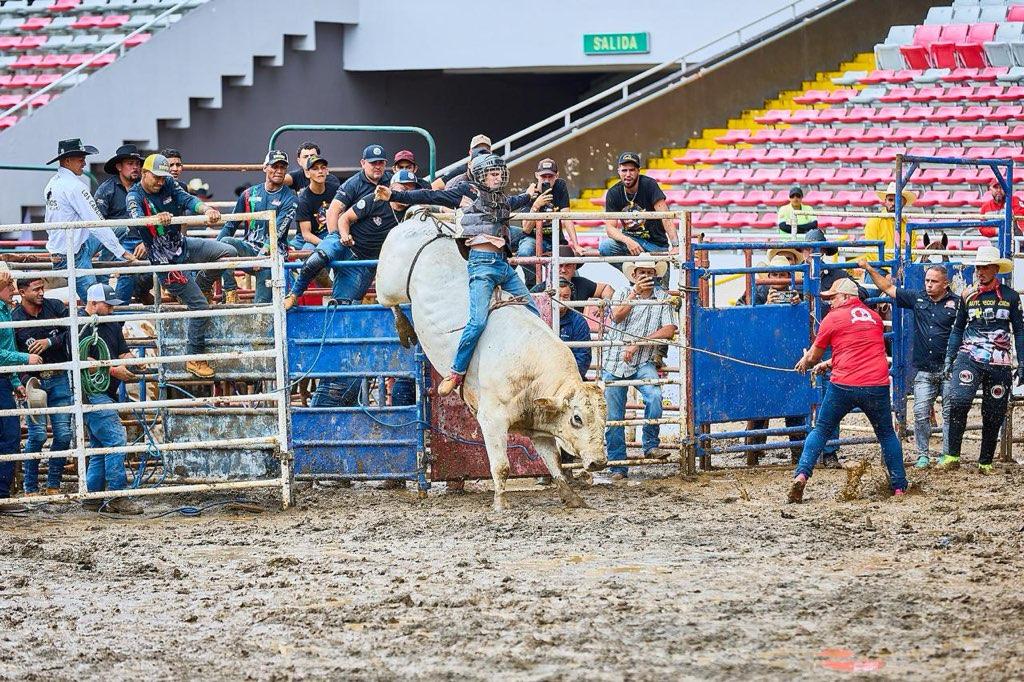 Estadio Nacional vibró con la emoción del Extreme American Rodeo - Mi ...